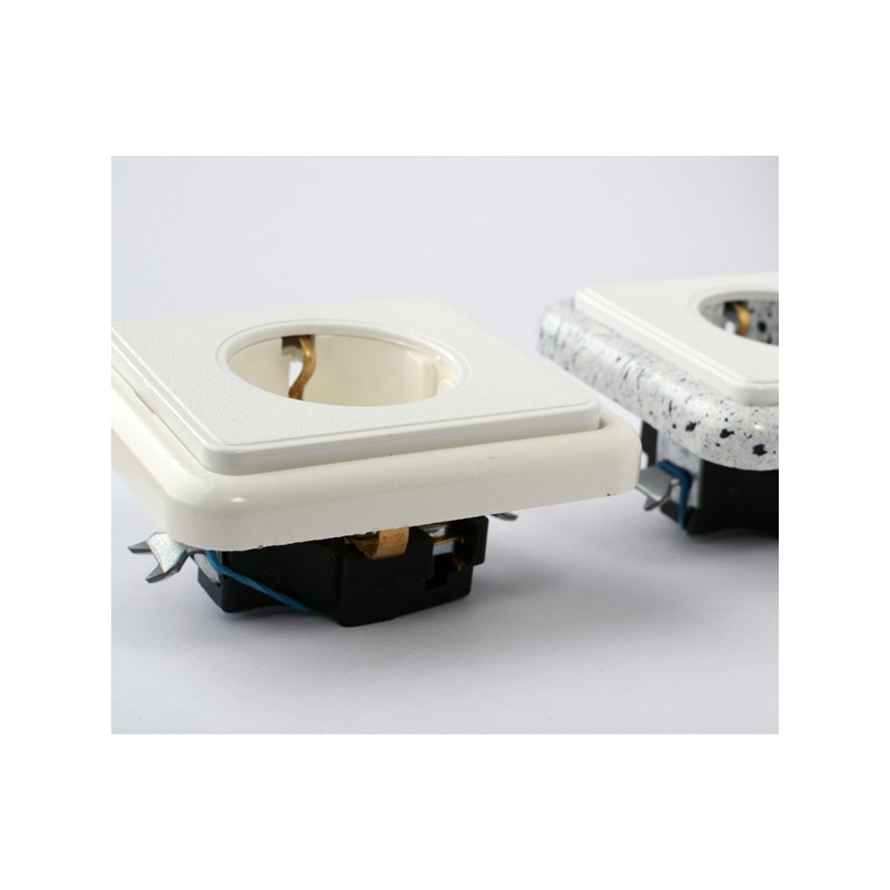 Electric socket
